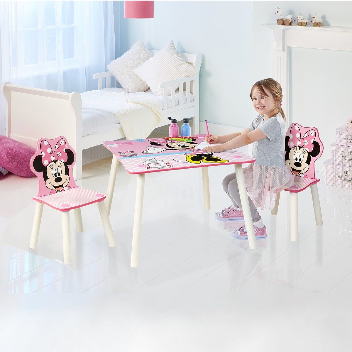 Children's Table with Chairs Minnie Mouse - banaby.eu